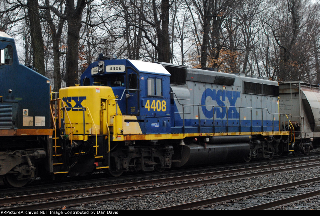 CSX GP40-2 4408 on Q418-03